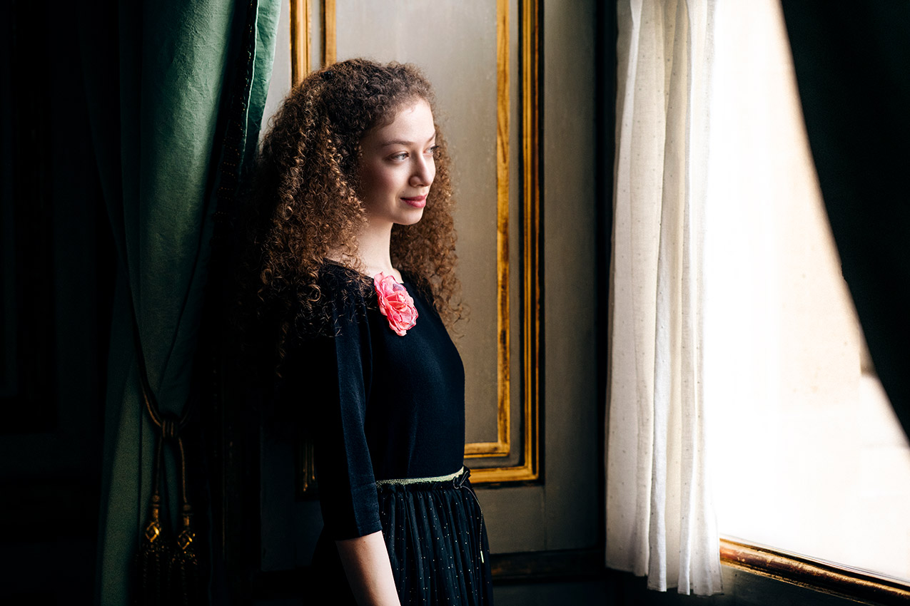 Portraits d'Arielle Beck, jeune prodige de la musique classique ...