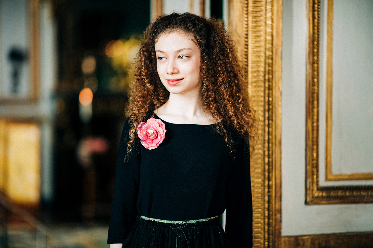 Portraits d'Arielle Beck, jeune prodige de la musique classique ...