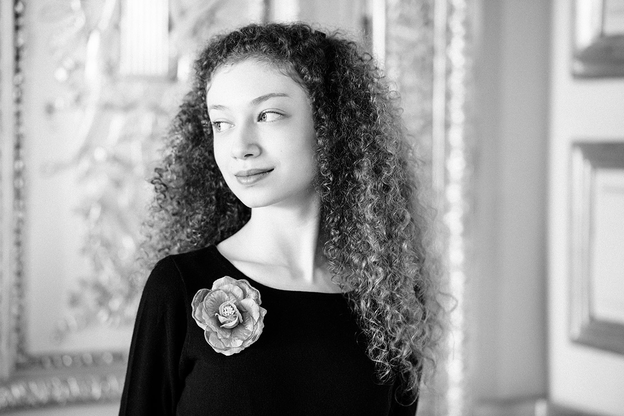 Portraits d'Arielle Beck, jeune prodige de la musique classique ...