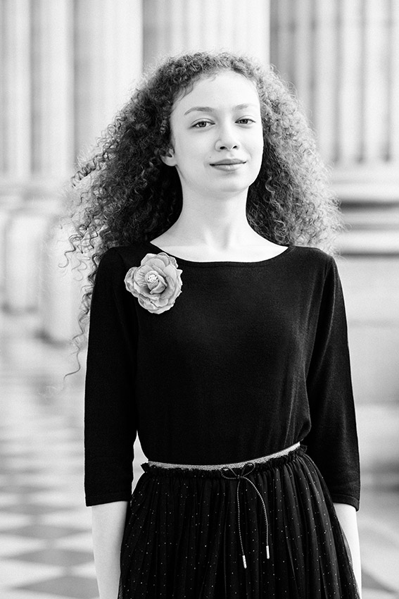 Portraits d'Arielle Beck, jeune prodige de la musique classique ...